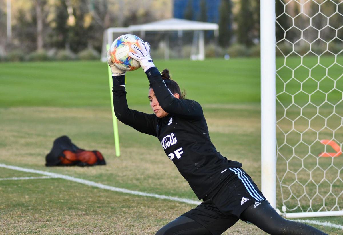 Pontel: “Siempre está esa esperanza y las ganas de vestir esta camiseta ...